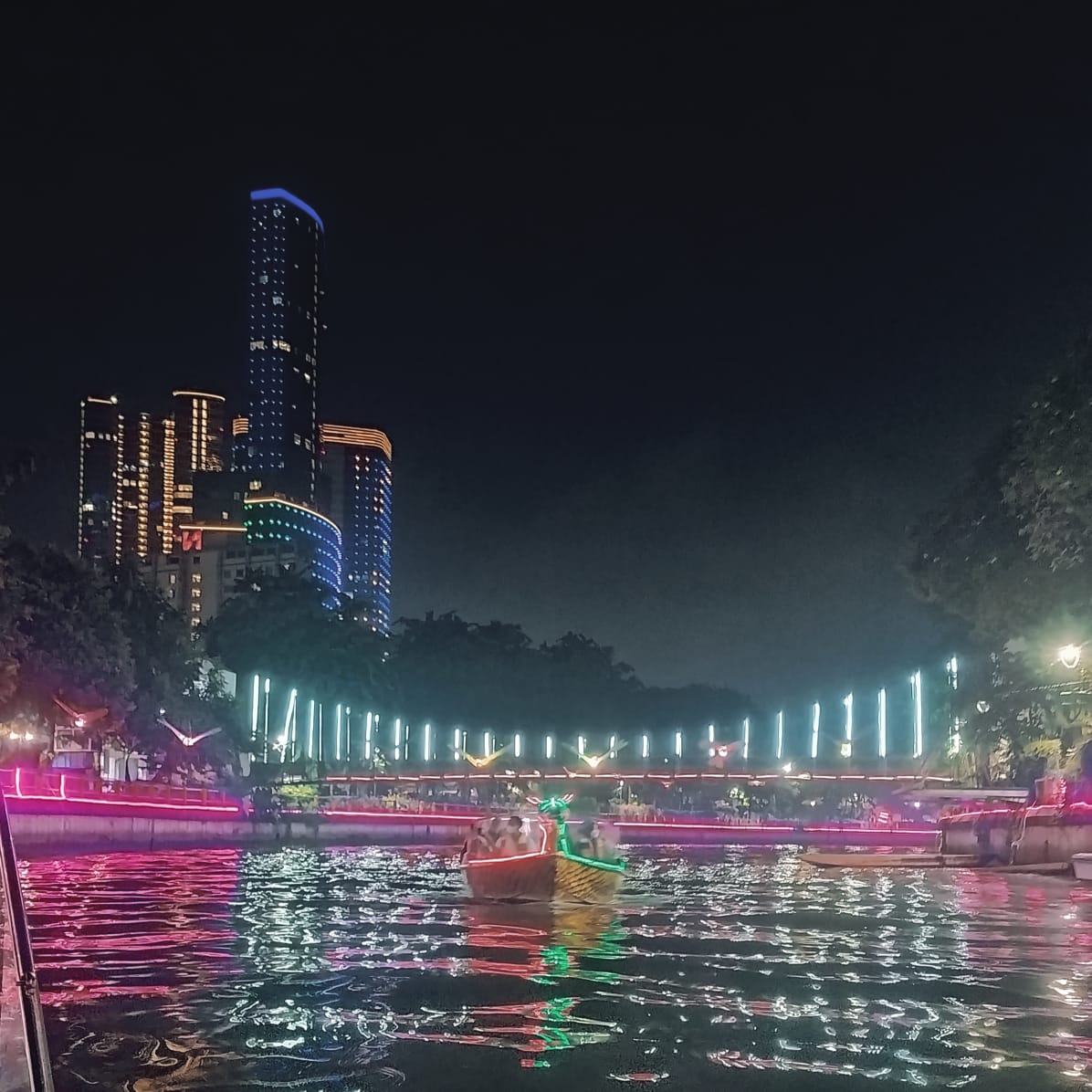 Wisata Malam Surabaya ? Ini Rekomendasinya! - Rakamin Academy